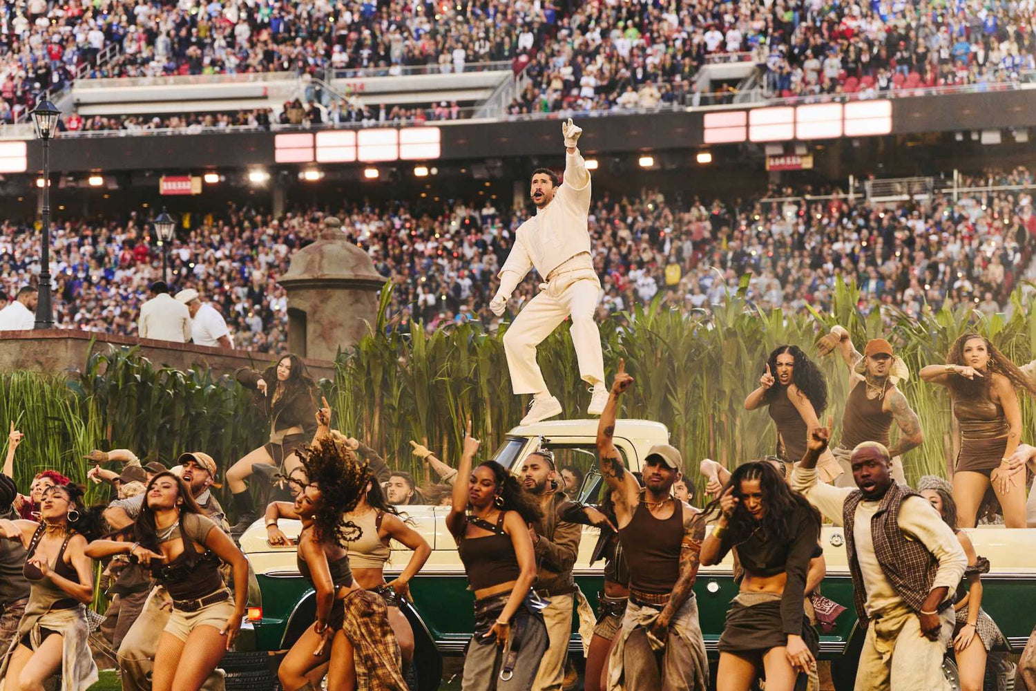 Bad Bunny a scris istorie pe scena Super Bowl-ului | iSTYLE – iSTYLE.ro